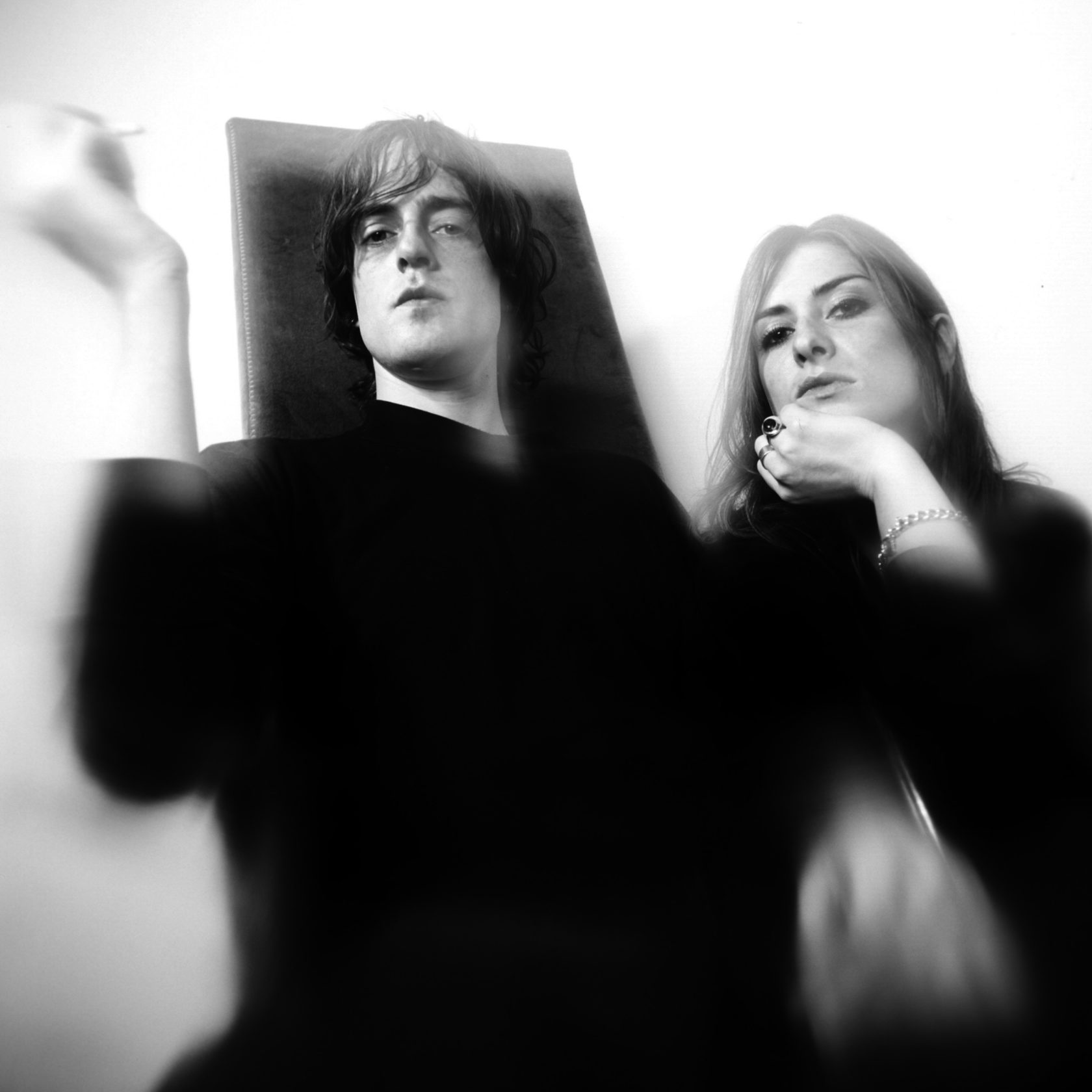 女士们先生们，我们正在太空里漂浮 - malt